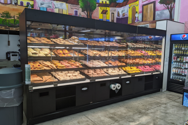 Bakery Displays | Refrigerated Displays | Display Counters | Cayuga ...